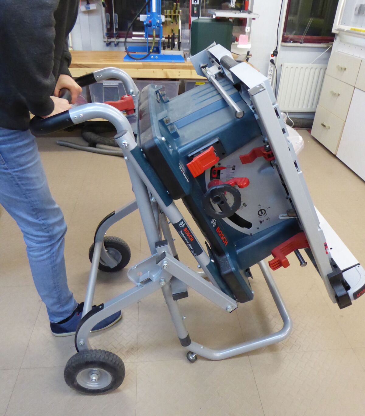 Tafelzaag - RevSpace